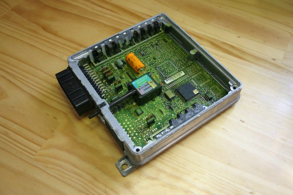 MINIのECUのEEPROMの93c46を読み書きできるようにした。 | misagoのページ